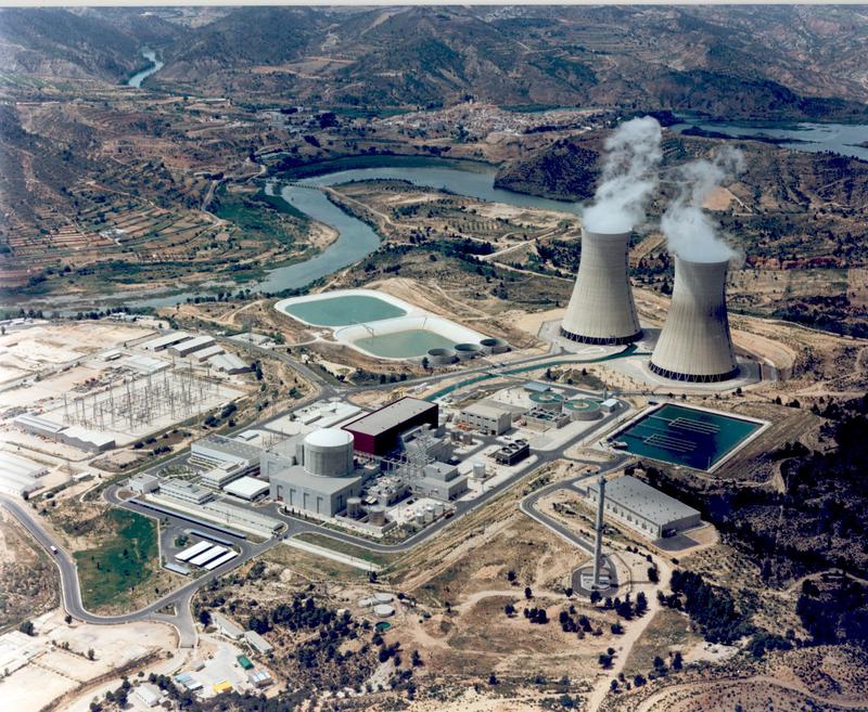 El informe sobre la renovación de la central nuclear de Cofrentes llega ...